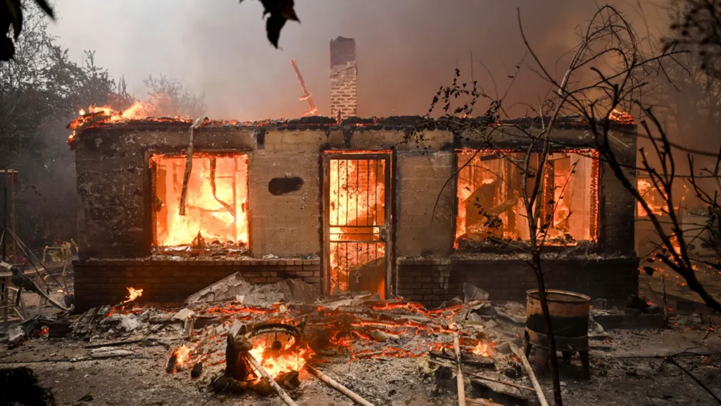 Yosemite Access Limited, Wildfire Closes Highway 120